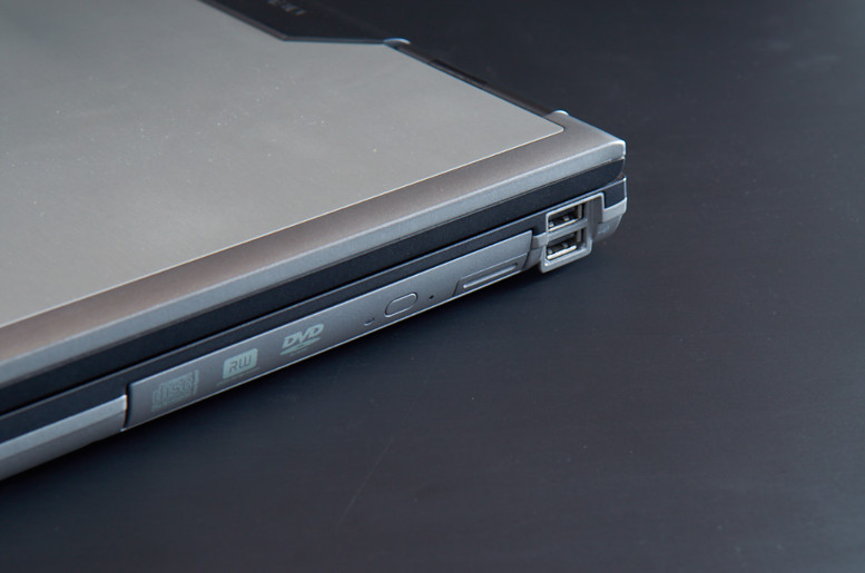 DELL Precision M4300 workstation